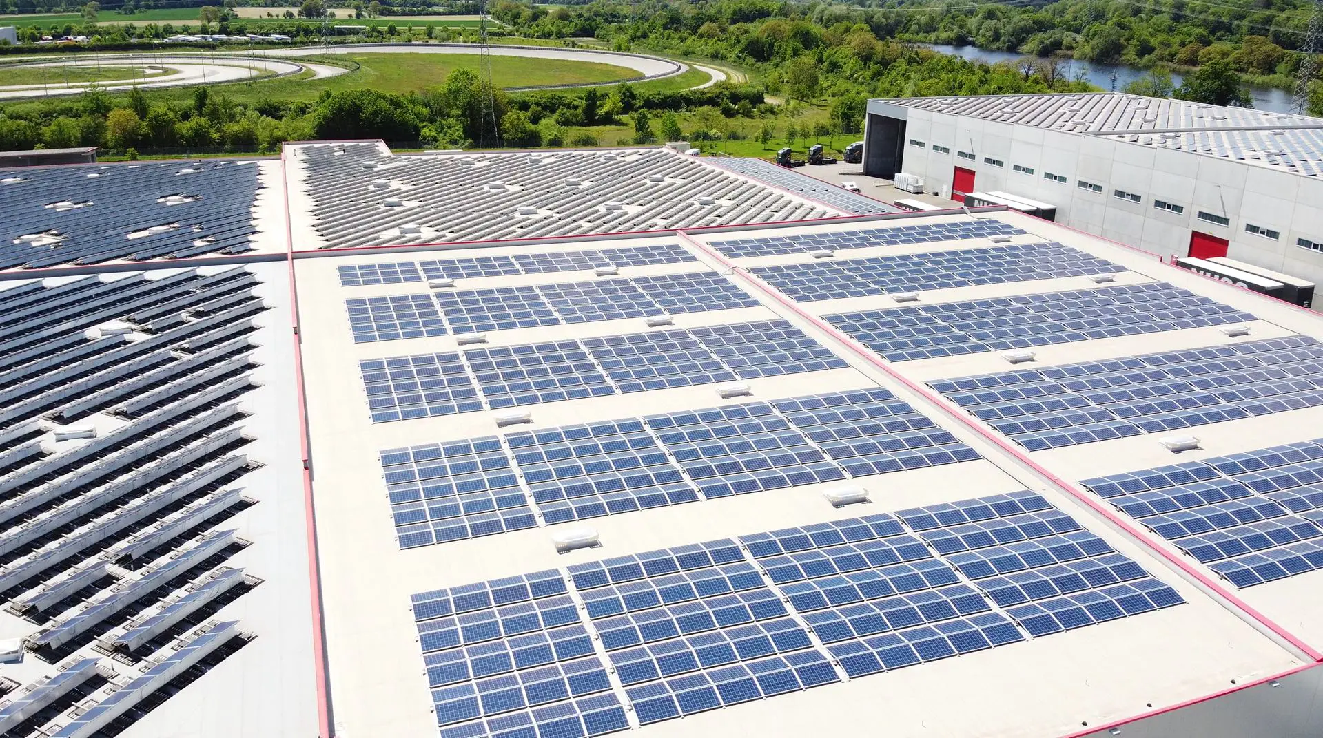 Photovoltaiklösungen für Gewerbe & Industrie - WIRSOL