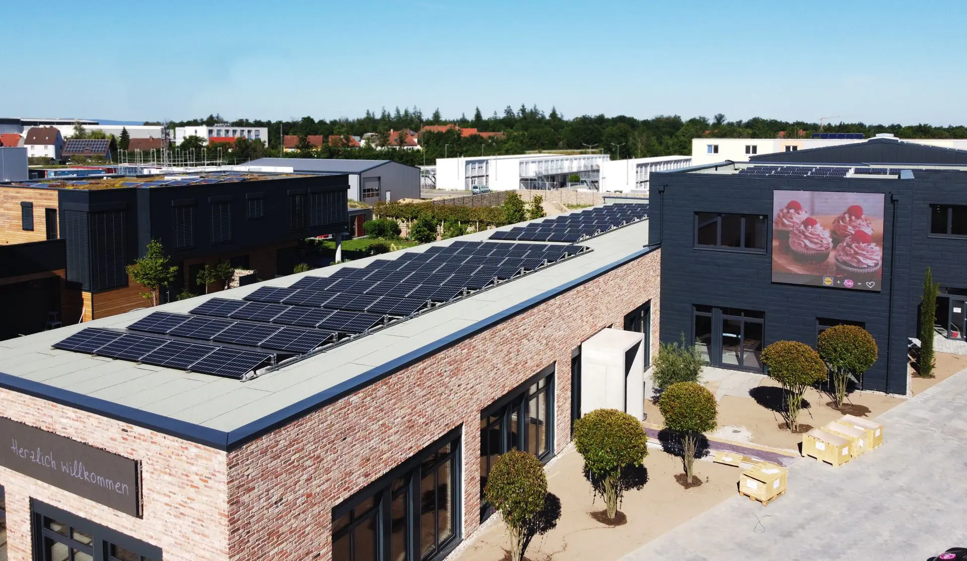 Photovoltaiklösungen für Gewerbe & Industrie - WIRSOL